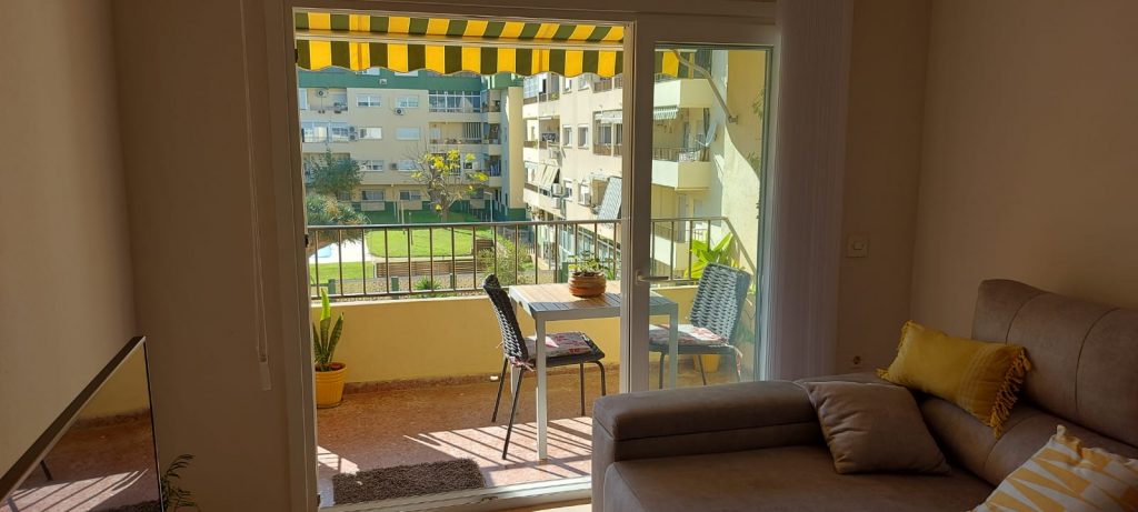 VENTANAS DE PVC KOMMERLING CON ESTORES - Aricruzaluminio